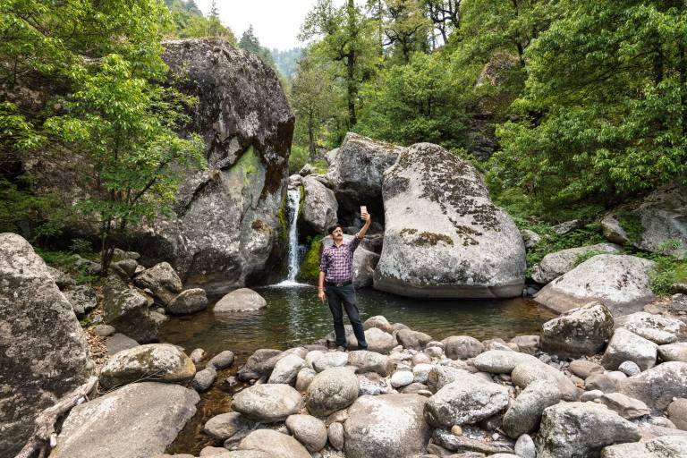 Sources — Pani, Pahar